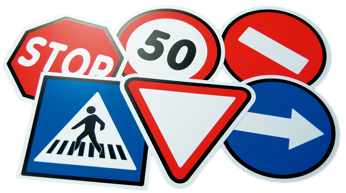 Traffic signs in Curaçao - Smart Wheels